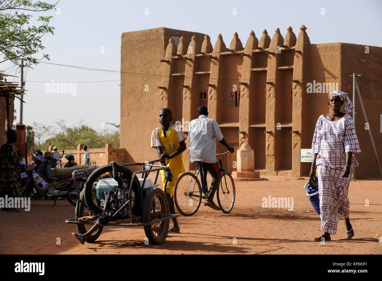 MALI, Bandiagara, Dogon Land , old palace in clay architecture Palais ...