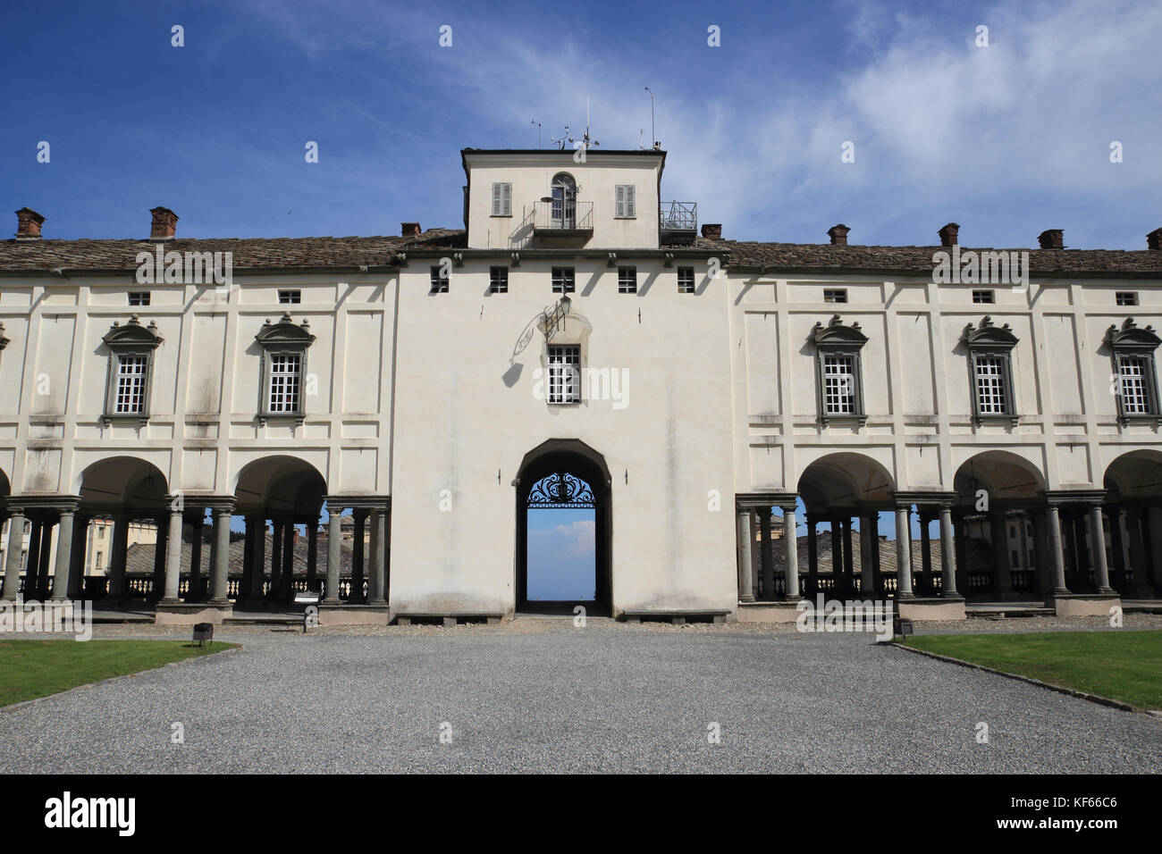 Roman catholic buildings hi-res stock photography and images - Alamy