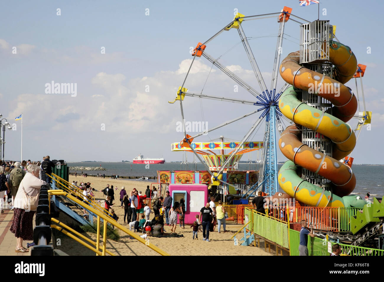 Cleethorpes summer hi-res stock photography and images - Alamy