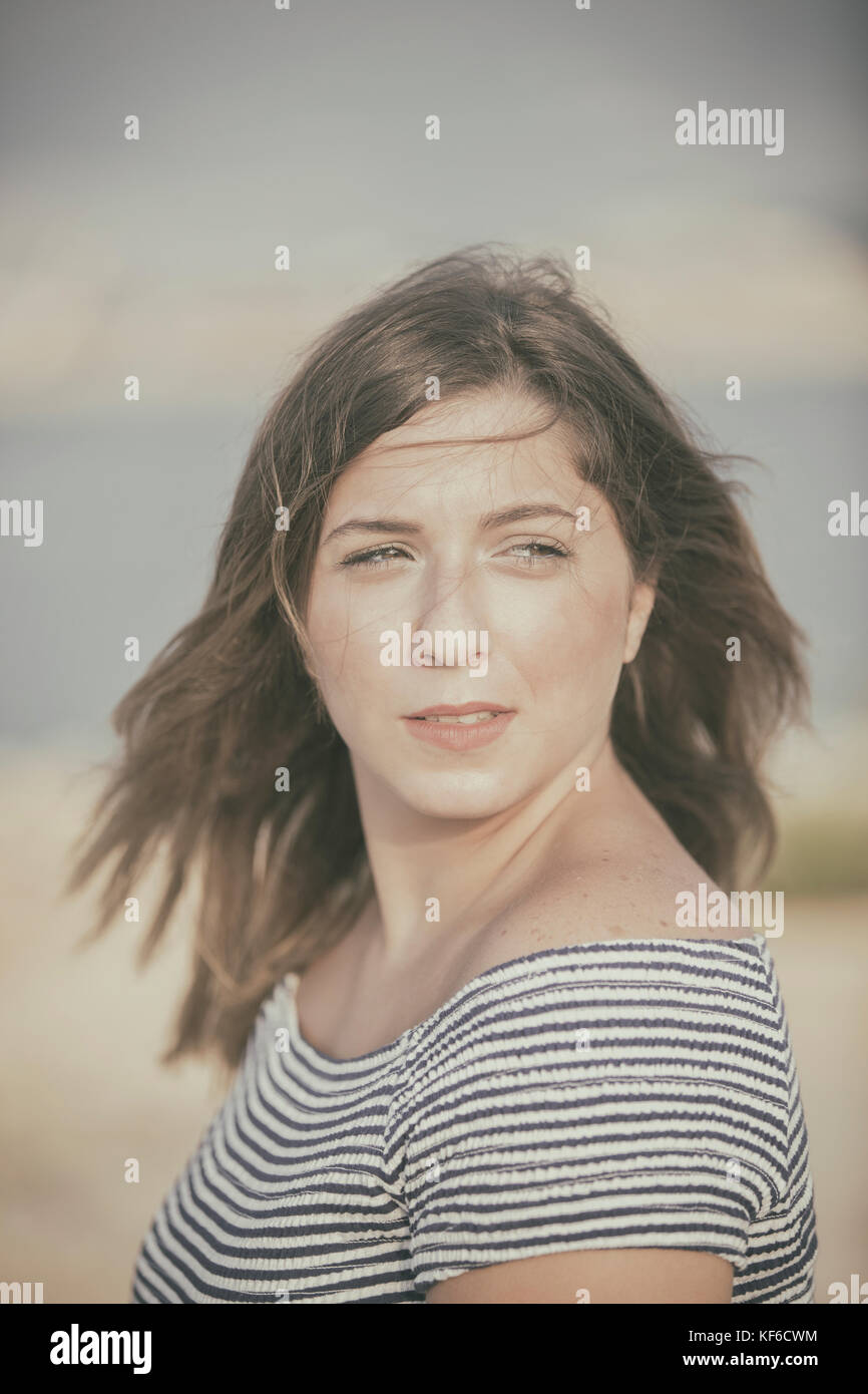 Young caucasian woman thinking hi-res stock photography and images - Alamy