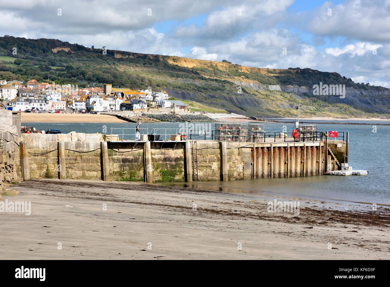 Harbour pier hi-res stock photography and images - Alamy