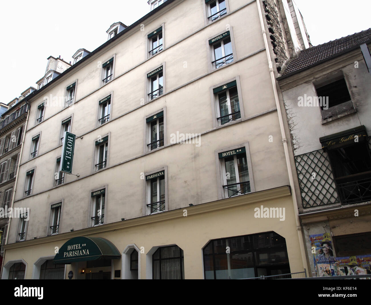 Hotel Parisiana, 21 Rue de Chabrol, 75010 Paris, France Stock Photo - Alamy