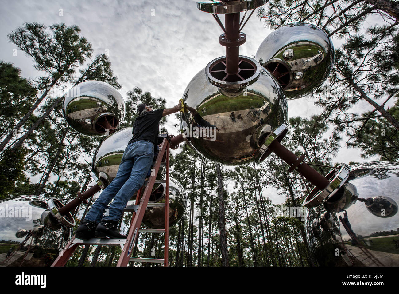 Artist acc hi-res stock photography and images - Alamy