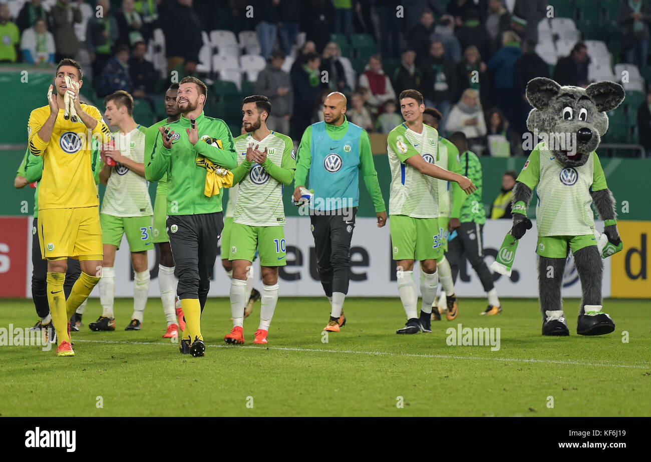 Wolfsburg players celebrating their 1:0 victory over Hannover after the ...