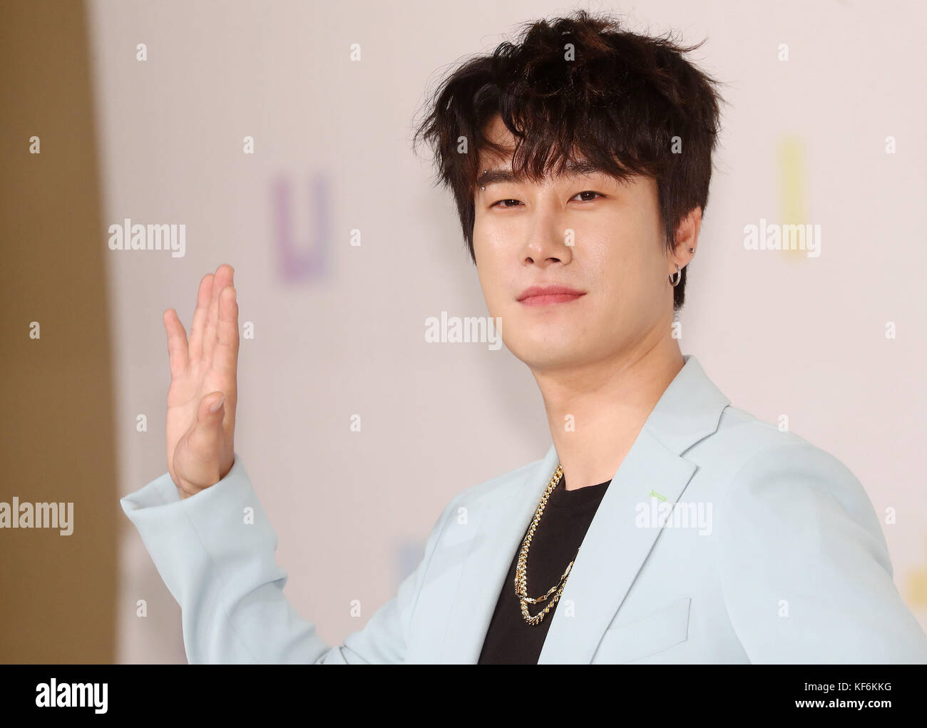 26th Oct, 2017. S. Korean singer San E South Korean singer San E, who ...