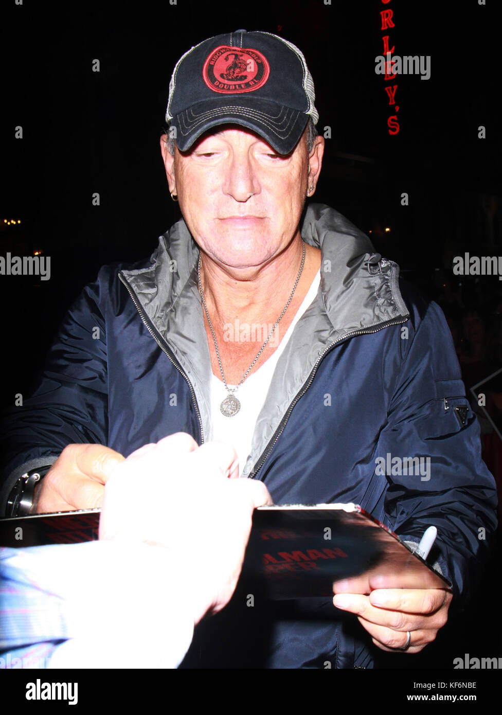 New York, NY, USA. 25th Oct, 2017. Bruce Springsteen seen arriving ...