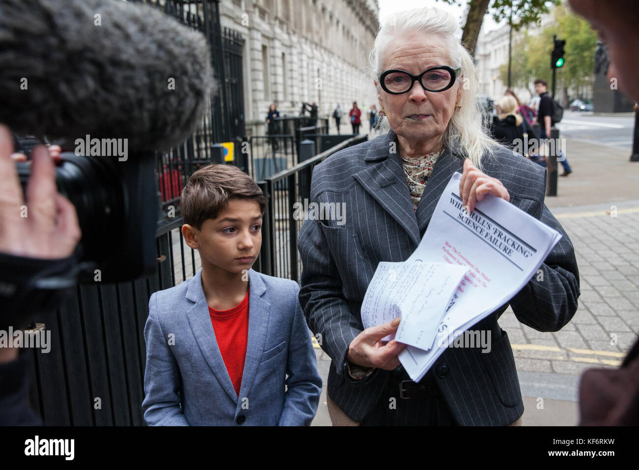 London, UK. 26th Oct, 2017. 9-year-old Oliver Simpson prepares to ...