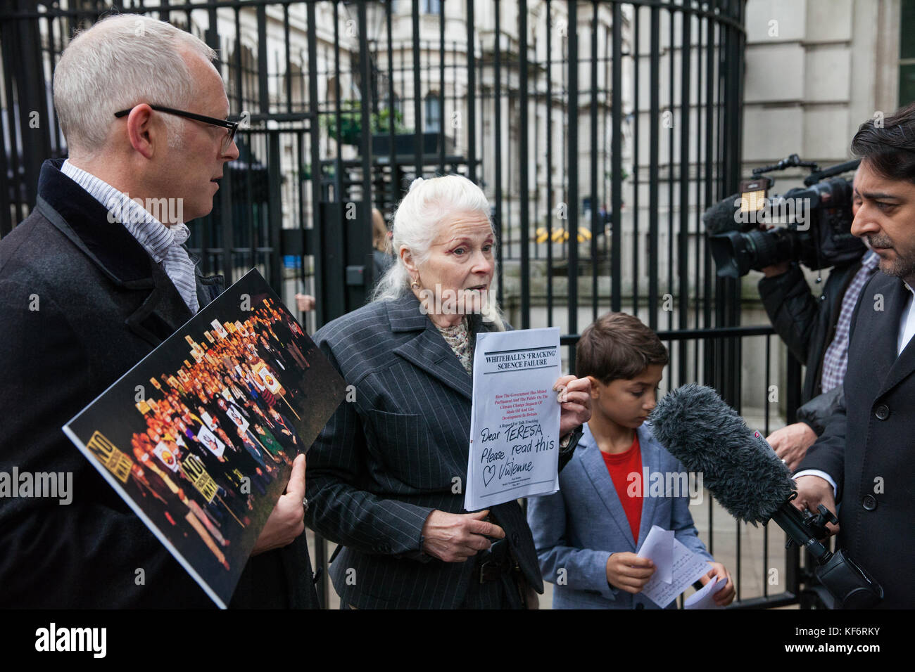 London, UK. 26th Oct, 2017. 9-year-old Oliver Simpson prepares to ...