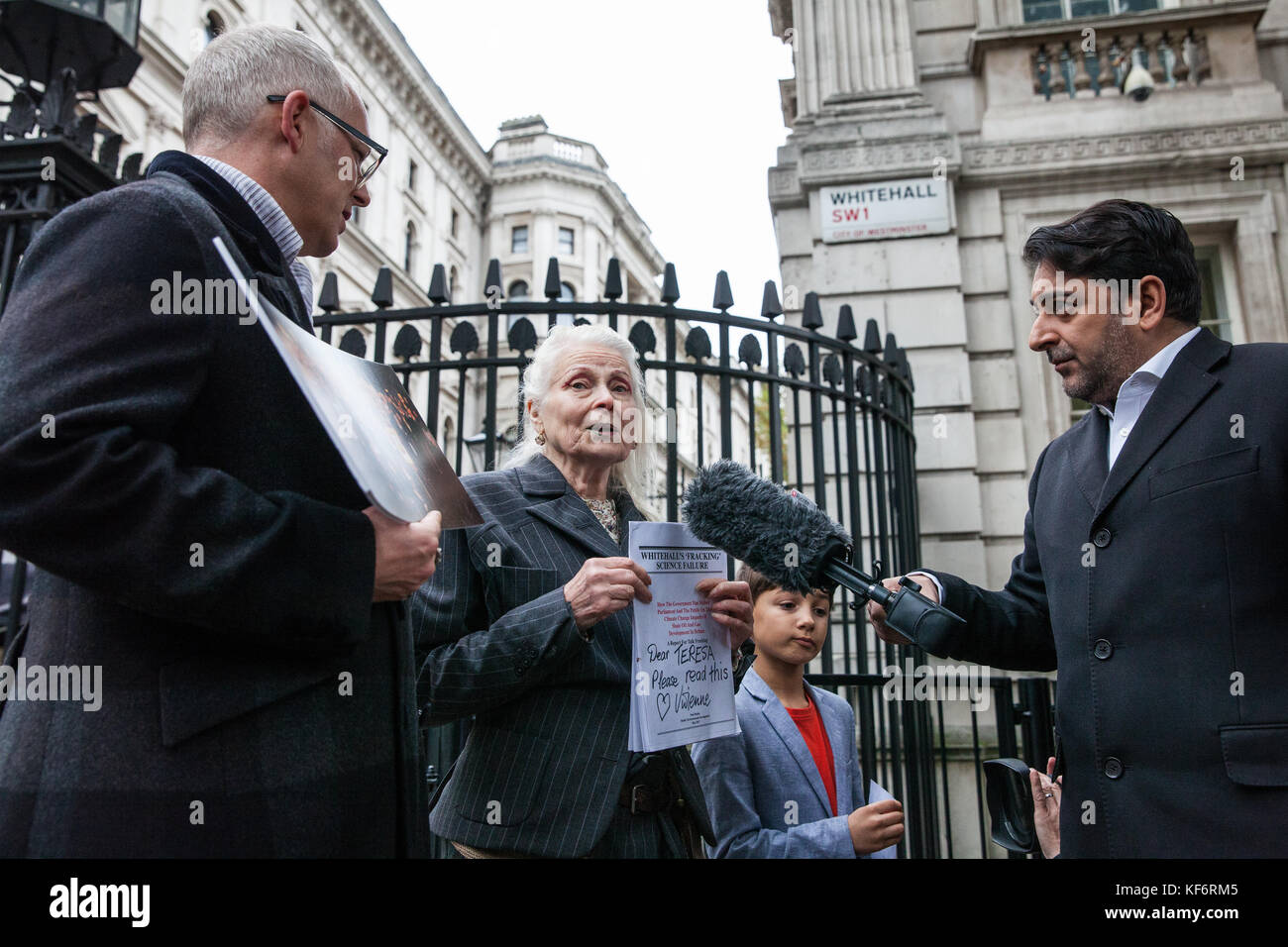 London, UK. 26th Oct, 2017. 9-year-old Oliver Simpson prepares to ...