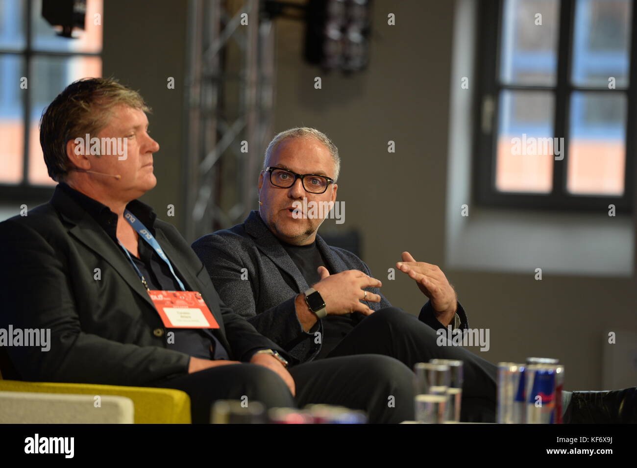 BERLIN/GERMANY - OCTOBER 26: Jörn Leogrande (Wirecard, r.) speaks on a ...