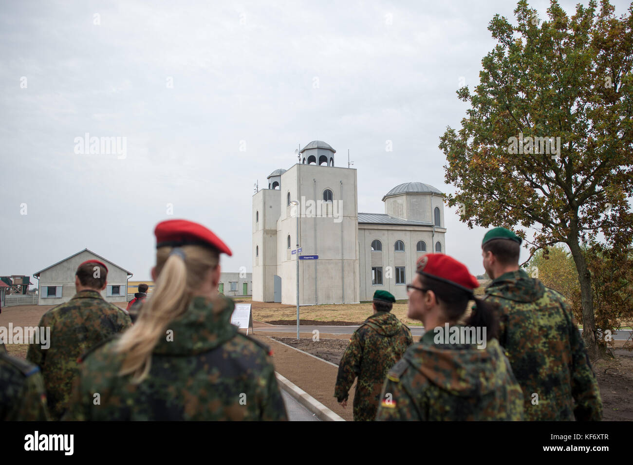 Letzlingen, Germany. 26th Oct, 2017. Soldiers walking through the ...