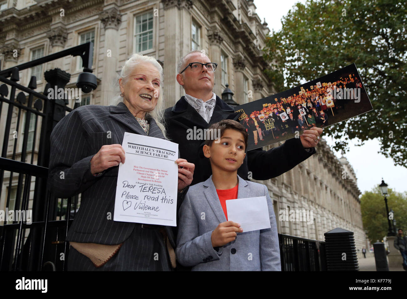 Oliver simpson hi-res stock photography and images - Alamy