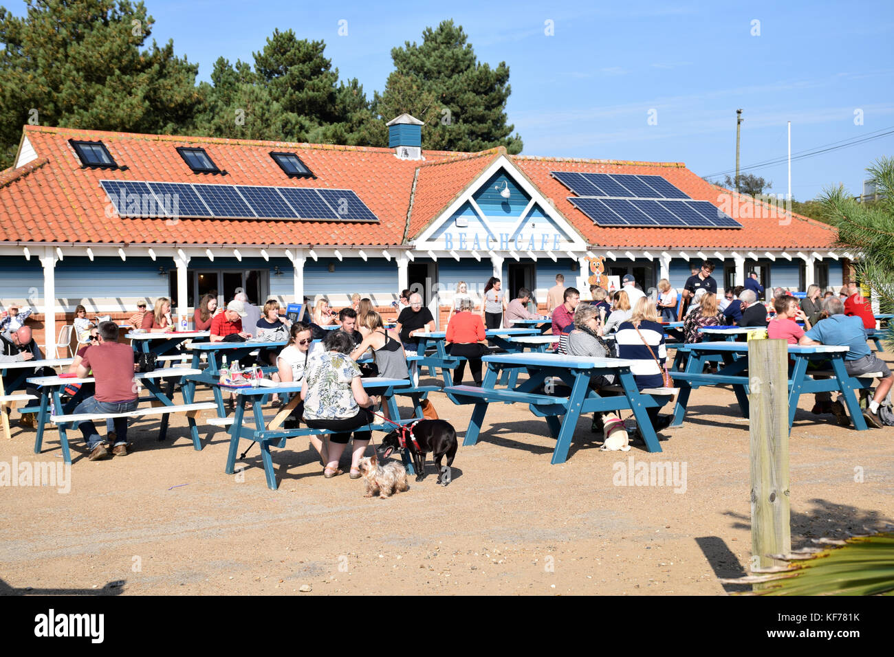 The beach cafe holkham hi-res stock photography and images - Alamy