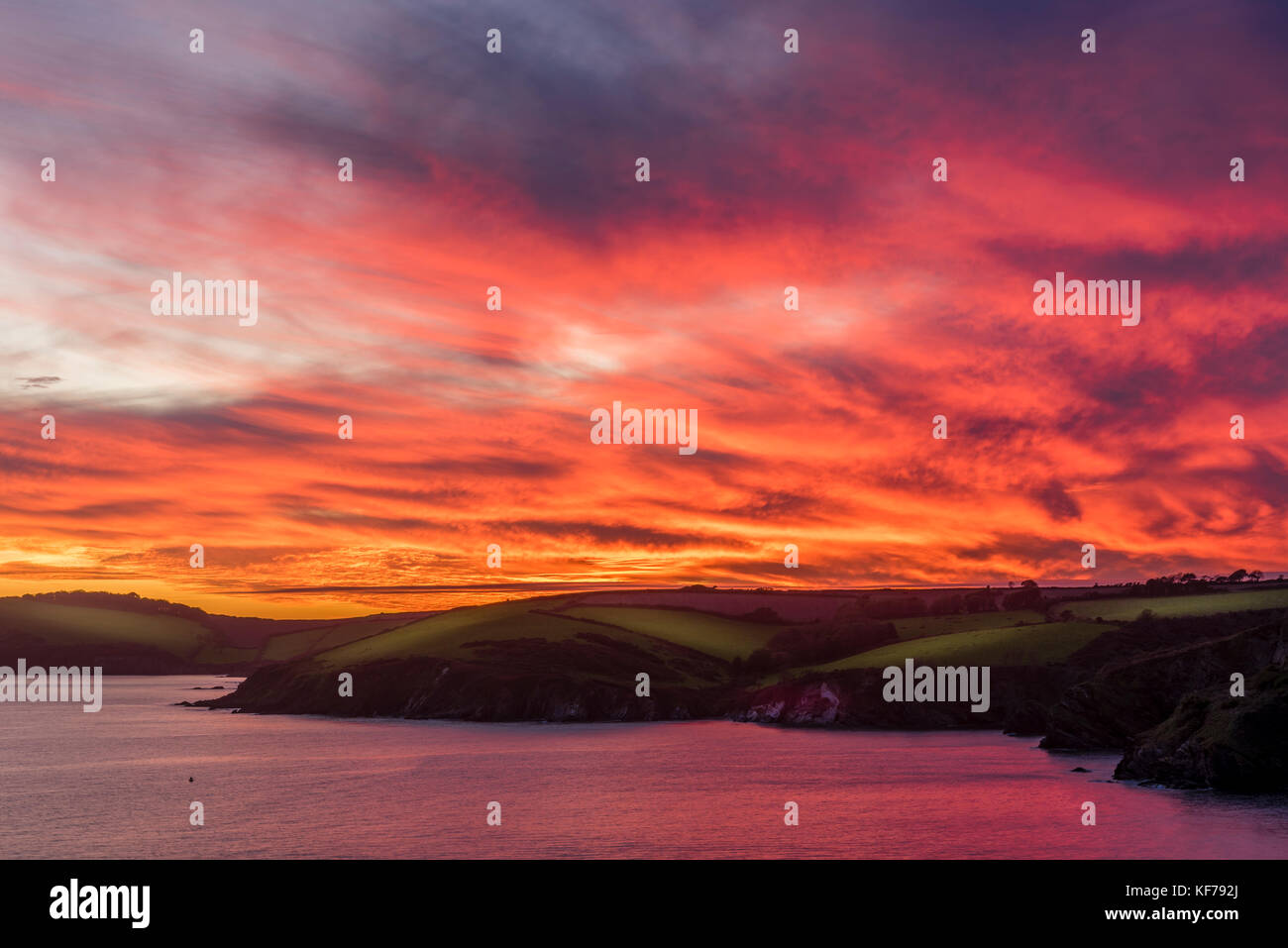 Moody sky in cornwall hi-res stock photography and images - Alamy