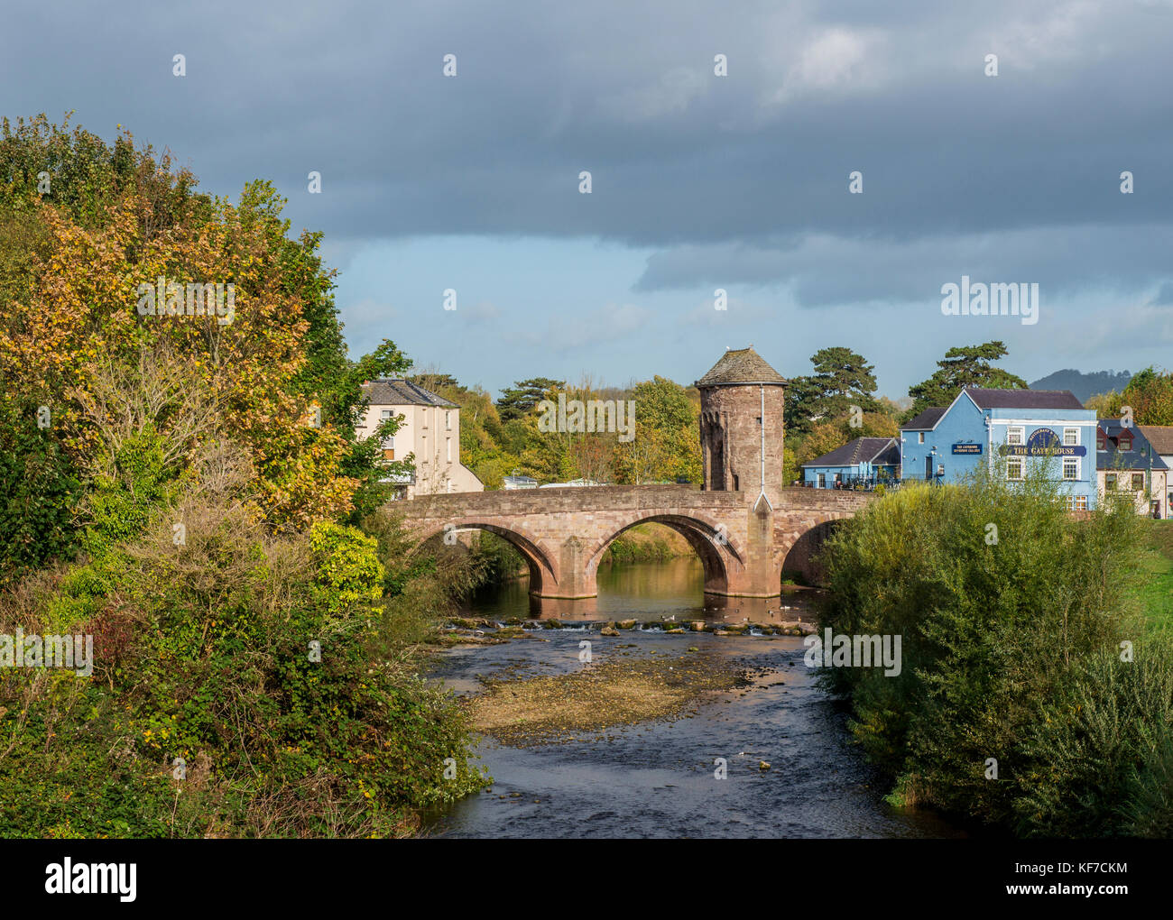 The Medieval Monnow Bridge over the River Monnow, Monmouth ...