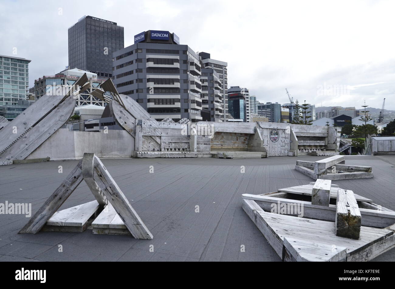 The City to Sea bridge, a pedestrian bridge and Maori-inspired artwork ...
