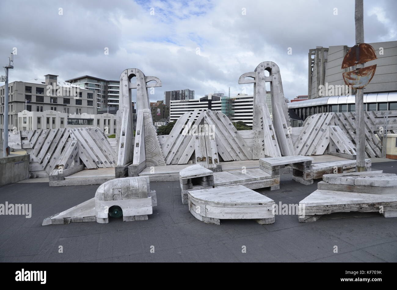 The City to Sea bridge, a pedestrian bridge and Maori-inspired artwork ...