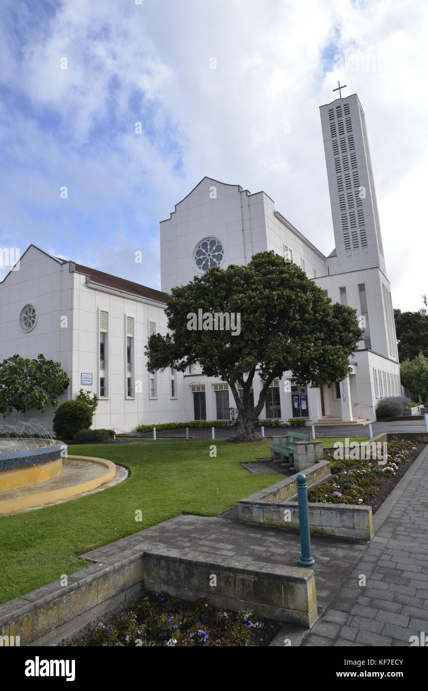 Art deco cathedral hi-res stock photography and images - Alamy