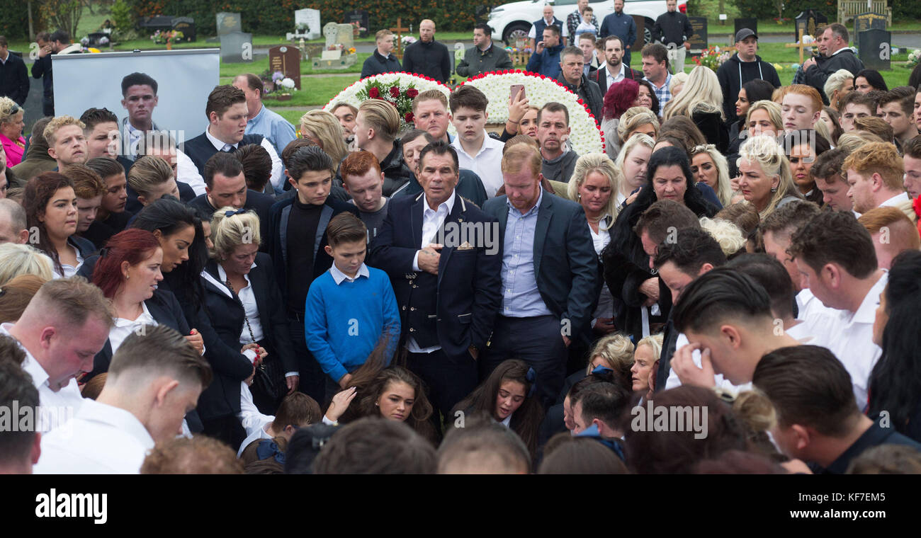 Big Fat Gypsy Weddings Star Paddy Doherty Centre Arrives At Epsom