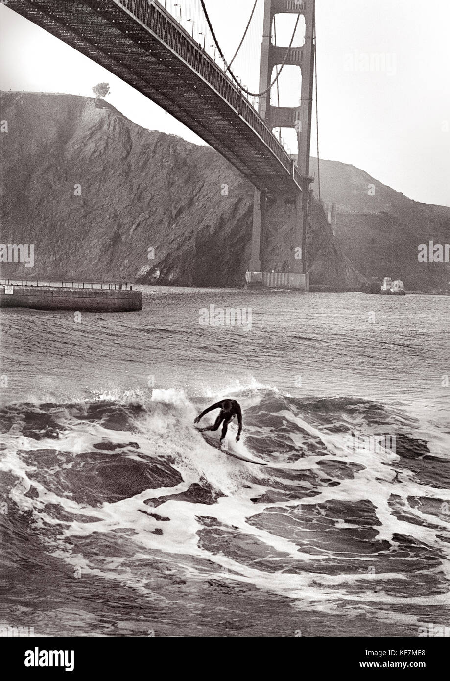 Surfing fort point golden gate hi-res stock photography and images - Alamy