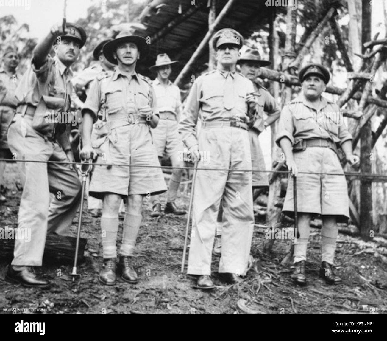 Wwii general douglas macarthur Black and White Stock Photos & Images ...