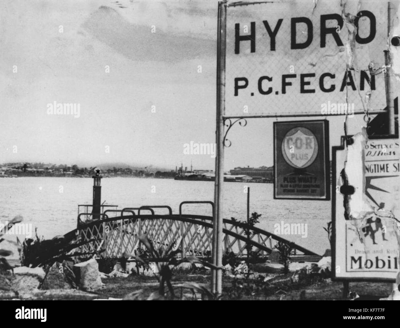 Roadside service station Black and White Stock Photos & Images - Alamy