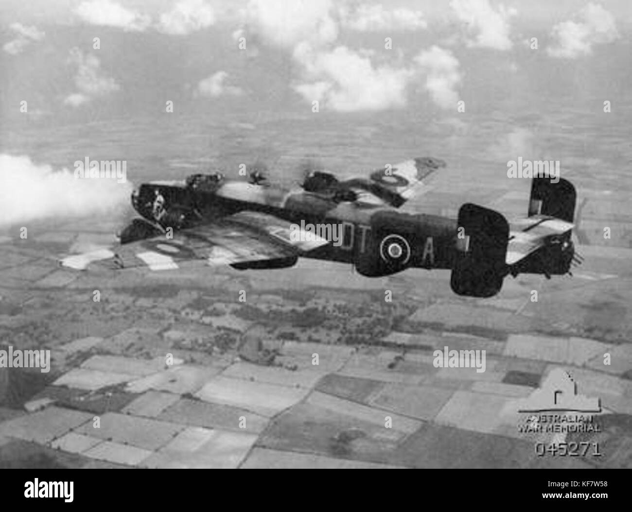 192 Squadron RAF Halifax WWII AWM 045271 Stock Photo - Alamy