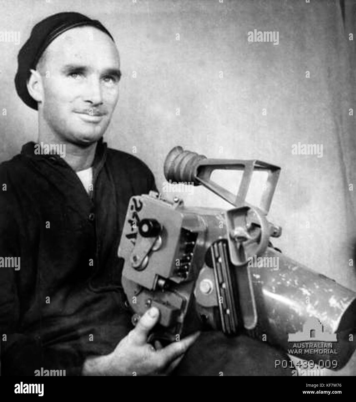 Aircraftman Morris with F24 camera c. 1941 AWM P01439.009 Stock Photo ...