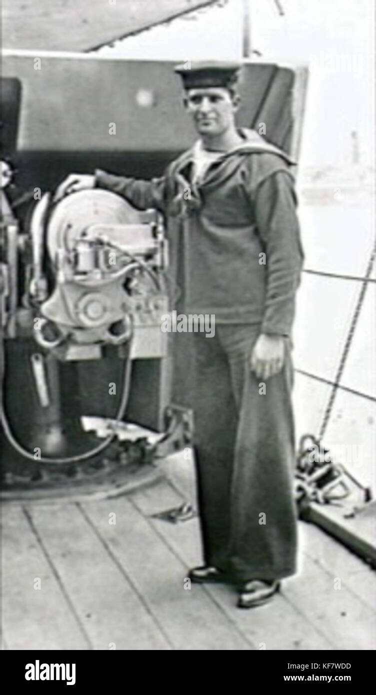 BL 4 inch gun HMAS Protector AWM P01236.001 Stock Photo - Alamy