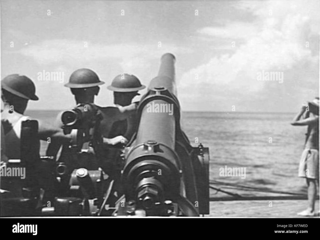 Ss gun crew hi-res stock photography and images - Alamy