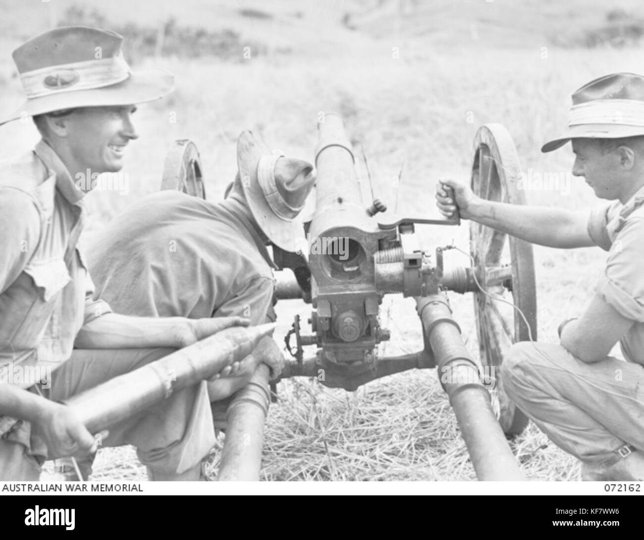 Captured IJA Type 41 Mountain Gun fire test 01 Stock Photo - Alamy