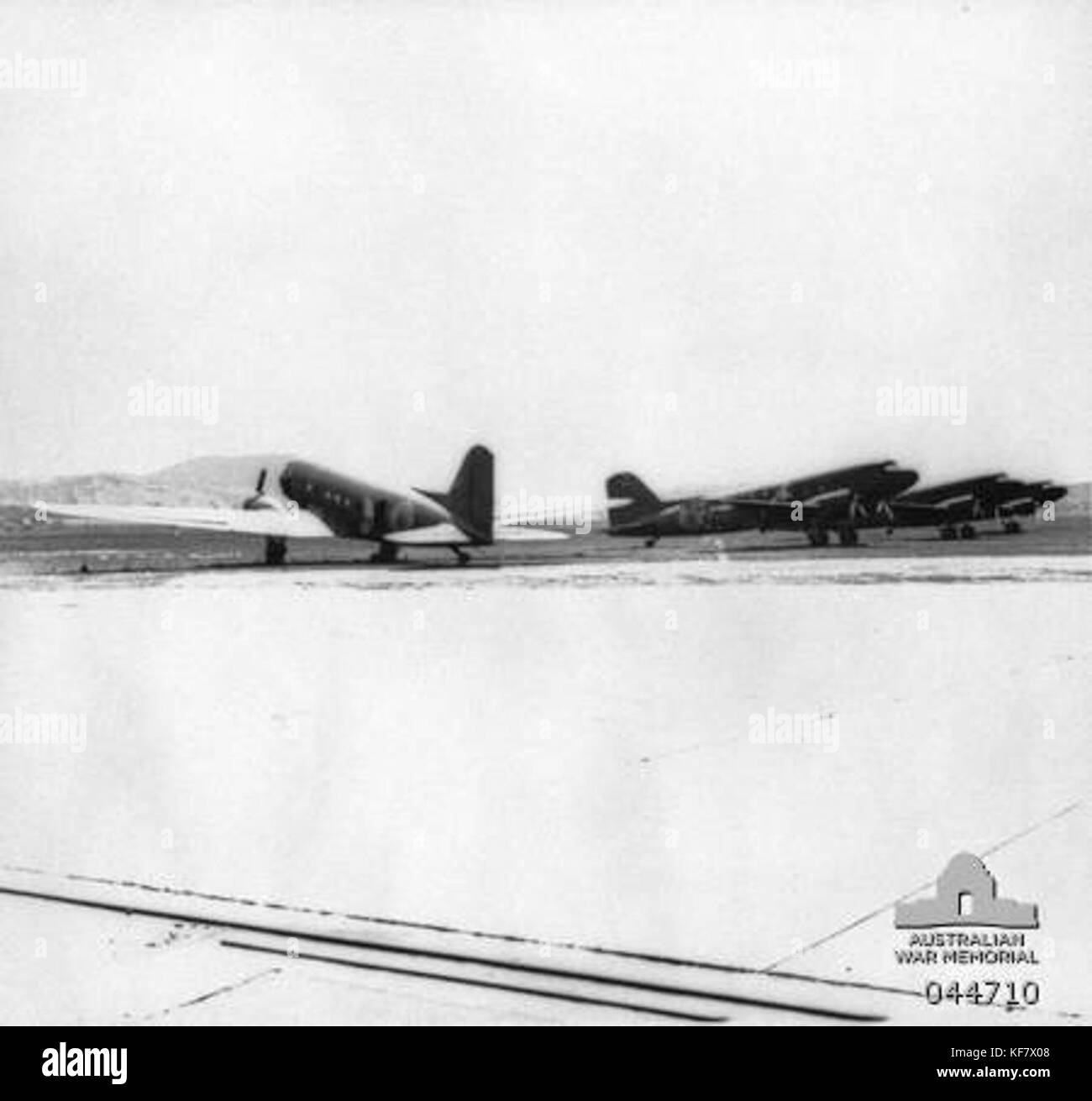 8 Squadron RAAF Dakotas at Canberra Oct 1939 AWM 044710 Stock Photo - Alamy