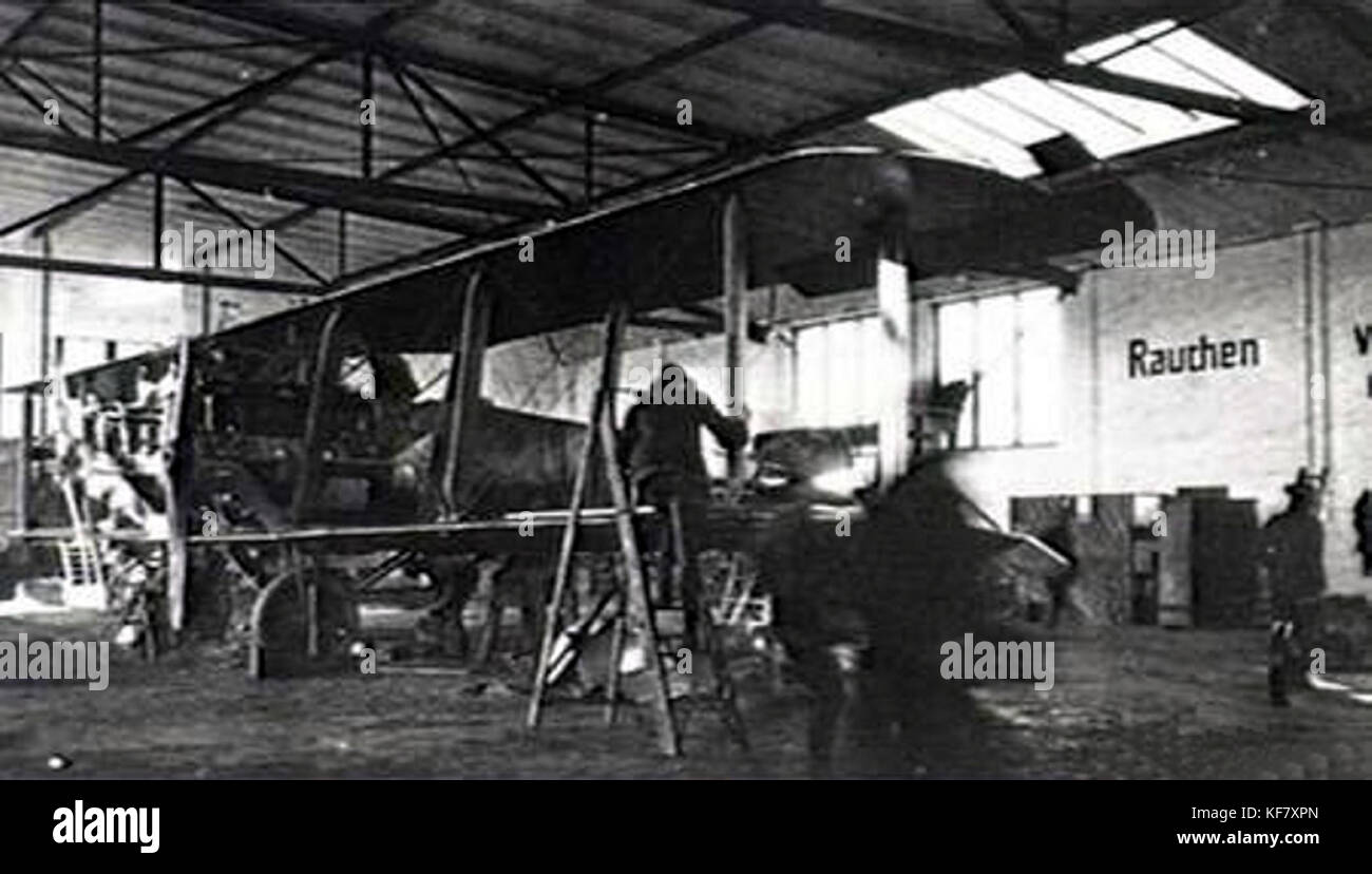 Gotha G.VII bomber being assembled 1918 Stock Photo - Alamy