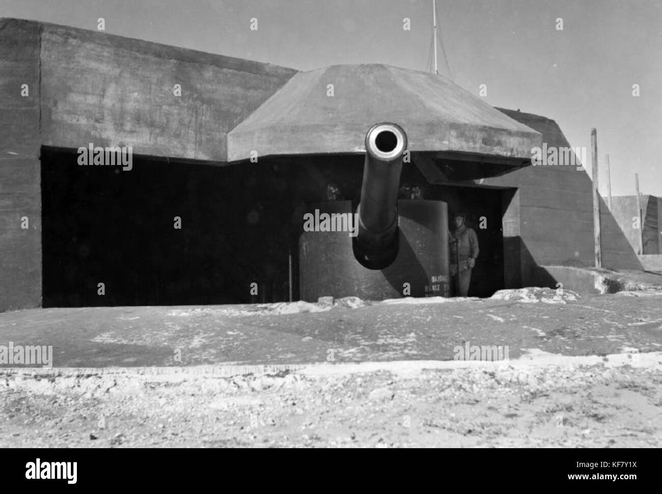 Mk VII gun Fort Nepean 1943 Stock Photo - Alamy