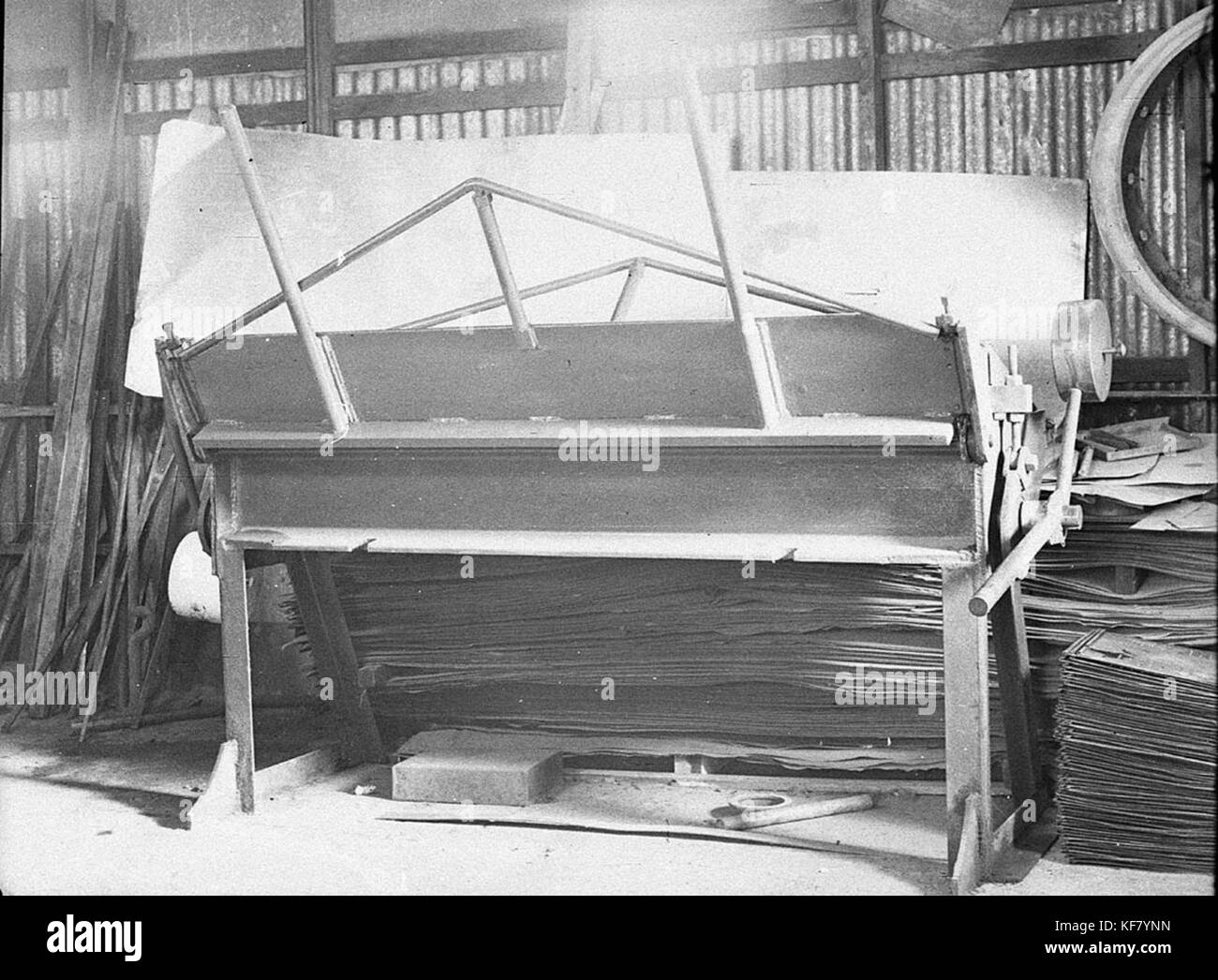 Sheets metal Black and White Stock Photos & Images - Alamy