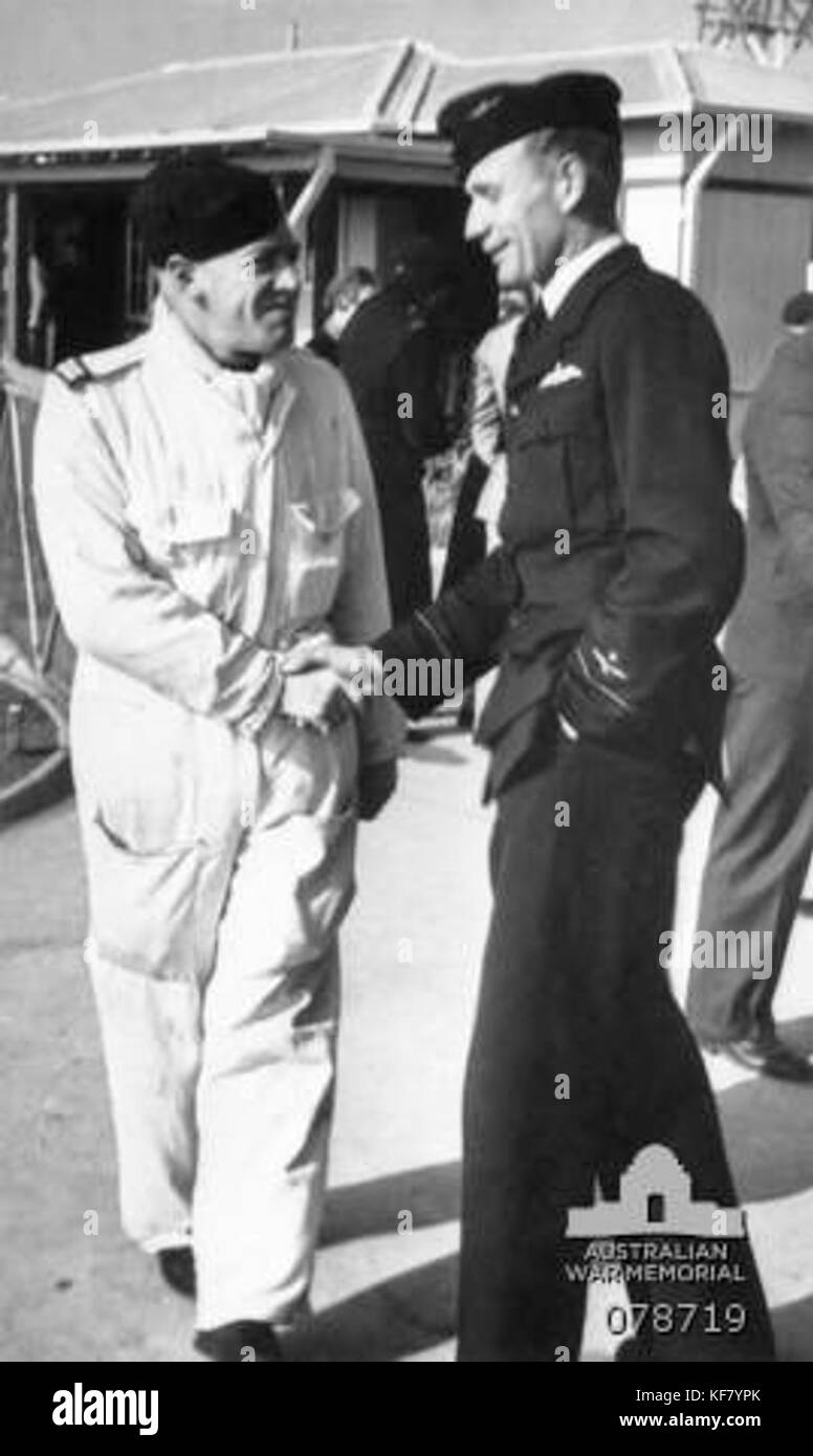 Squadron Leader Heffernan of 8 Squadron RAAF Canberra July 1940 AWM ...