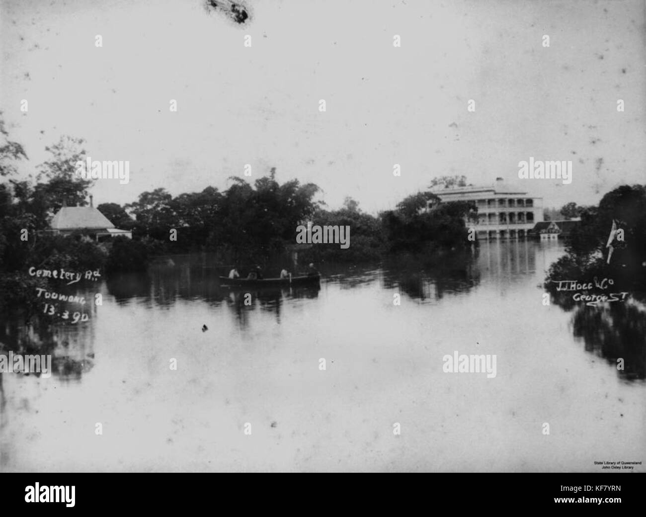 Photograph flooding river road hi-res stock photography and images - Alamy