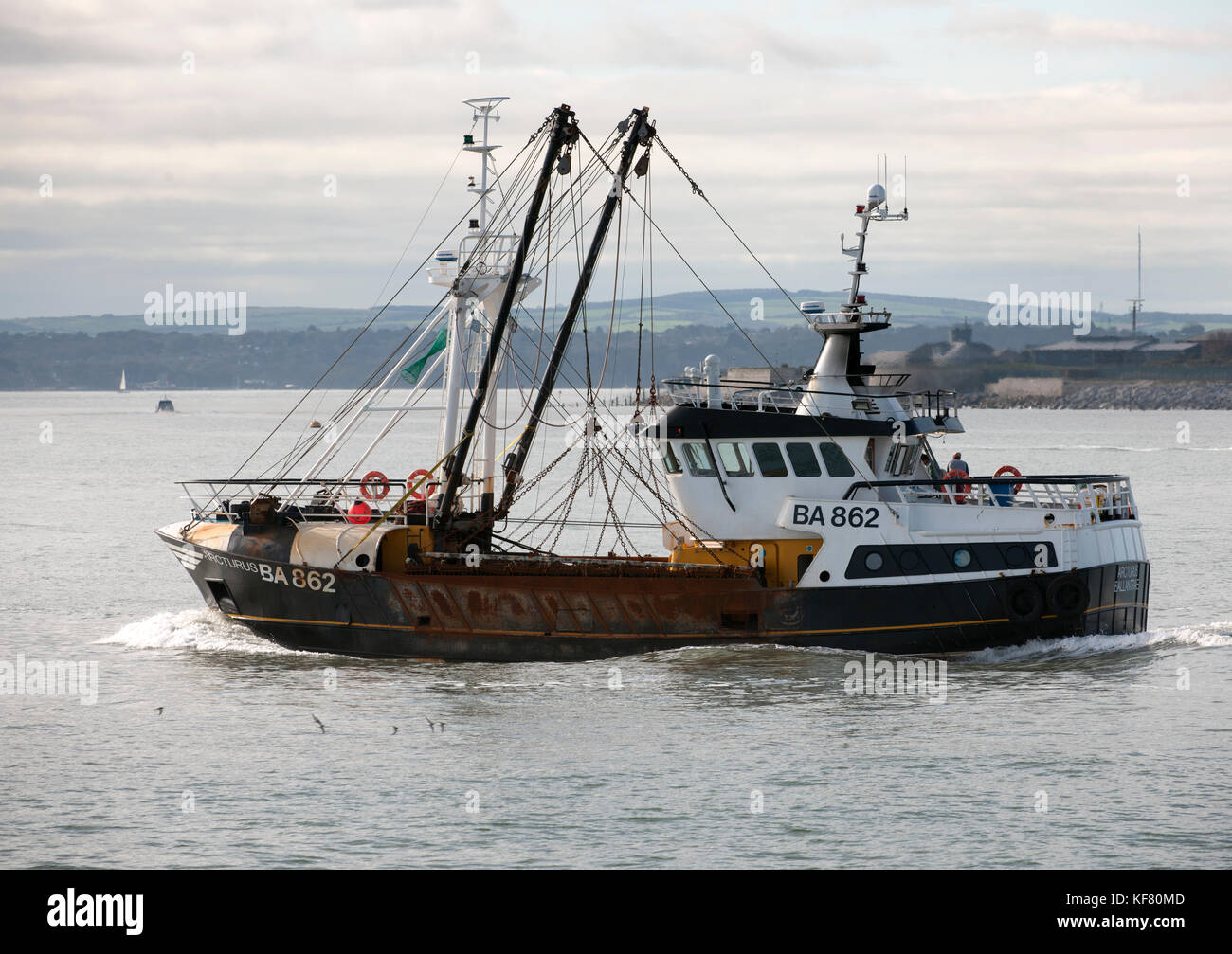 Arcturus Fishing trawler - BA 862 - leaving Portsmouth Harbour ...