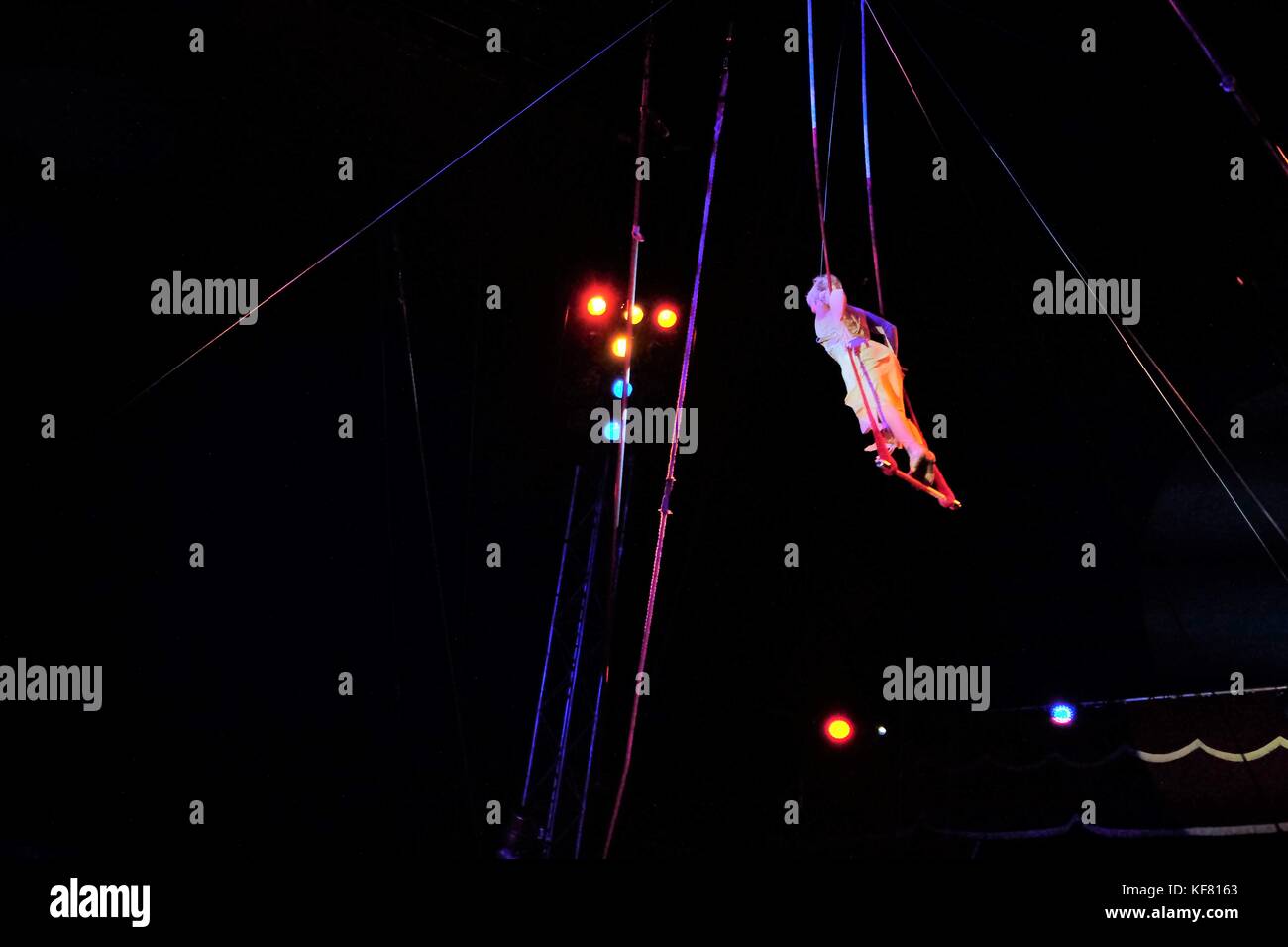 circus trapeze artist Stock Photo - Alamy