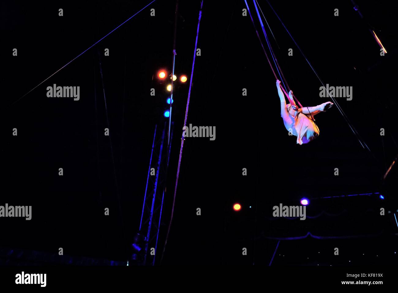 circus trapeze artist Stock Photo - Alamy