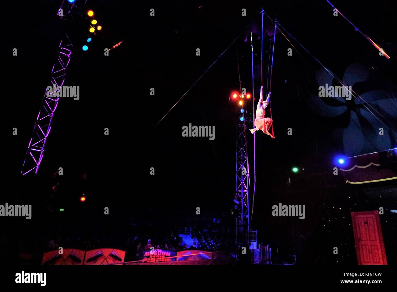 circus trapeze artist Stock Photo - Alamy