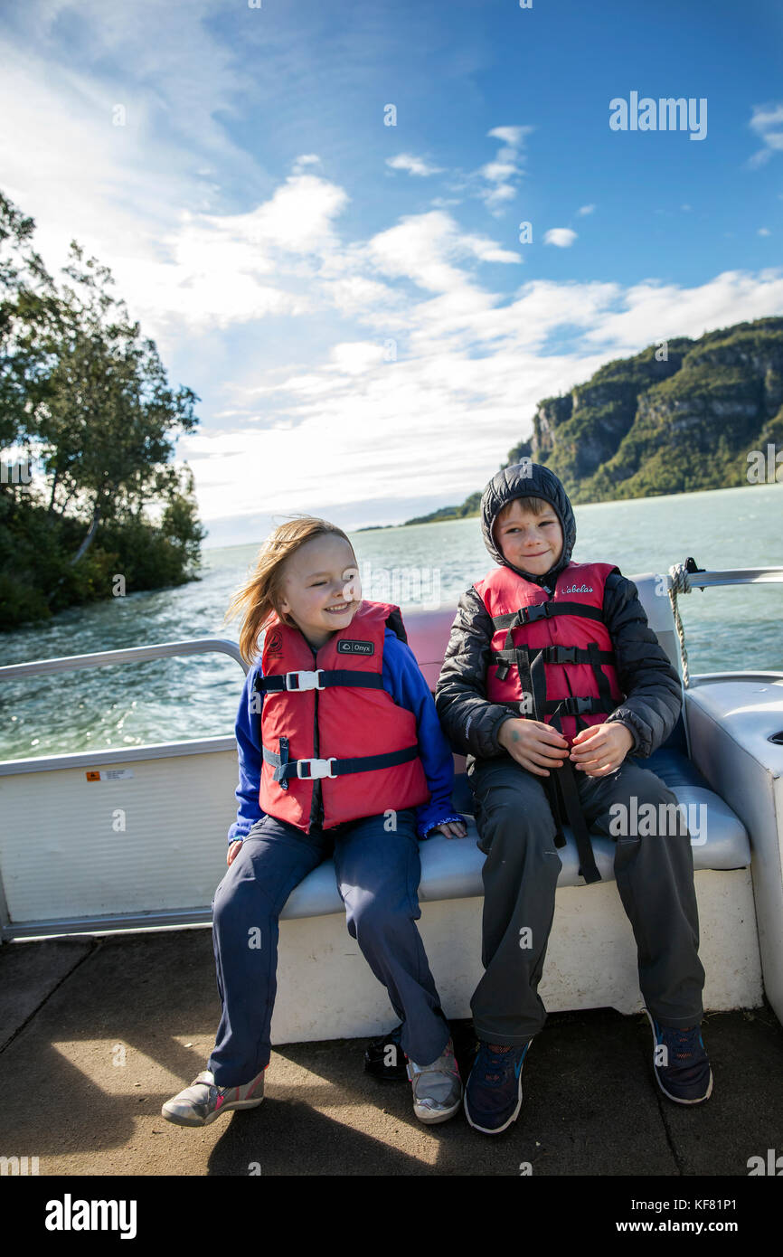 Alaska family redoubt hi-res stock photography and images - Alamy