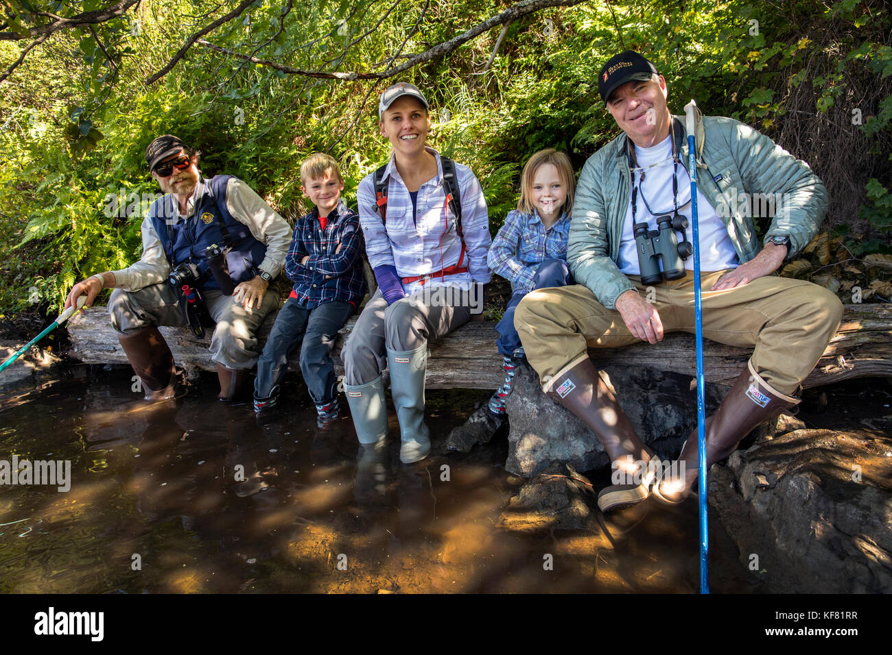 USA, Alaska, Redoubt Bay, Big River Lake, hiking on the bear trails to ...