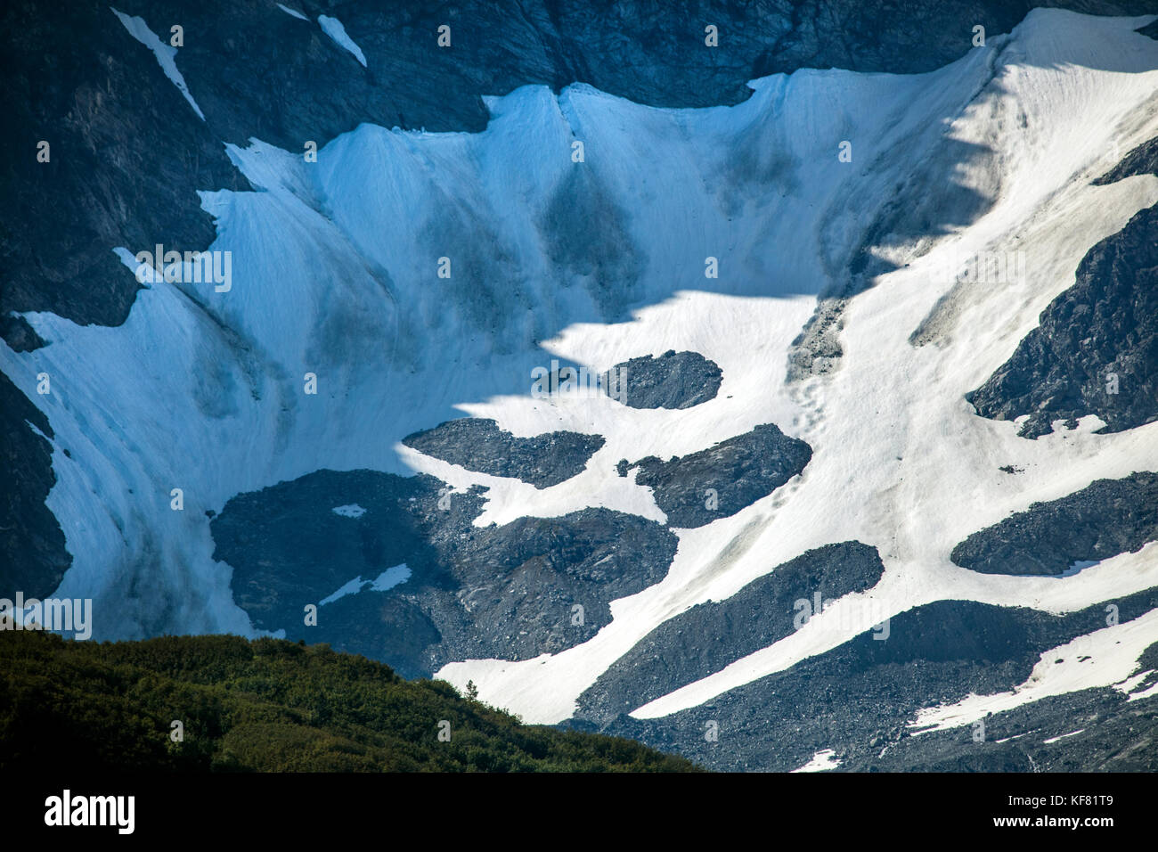 USA, Alaska, Redoubt Bay, Big River Lake, mountains surrounding Redoubt ...