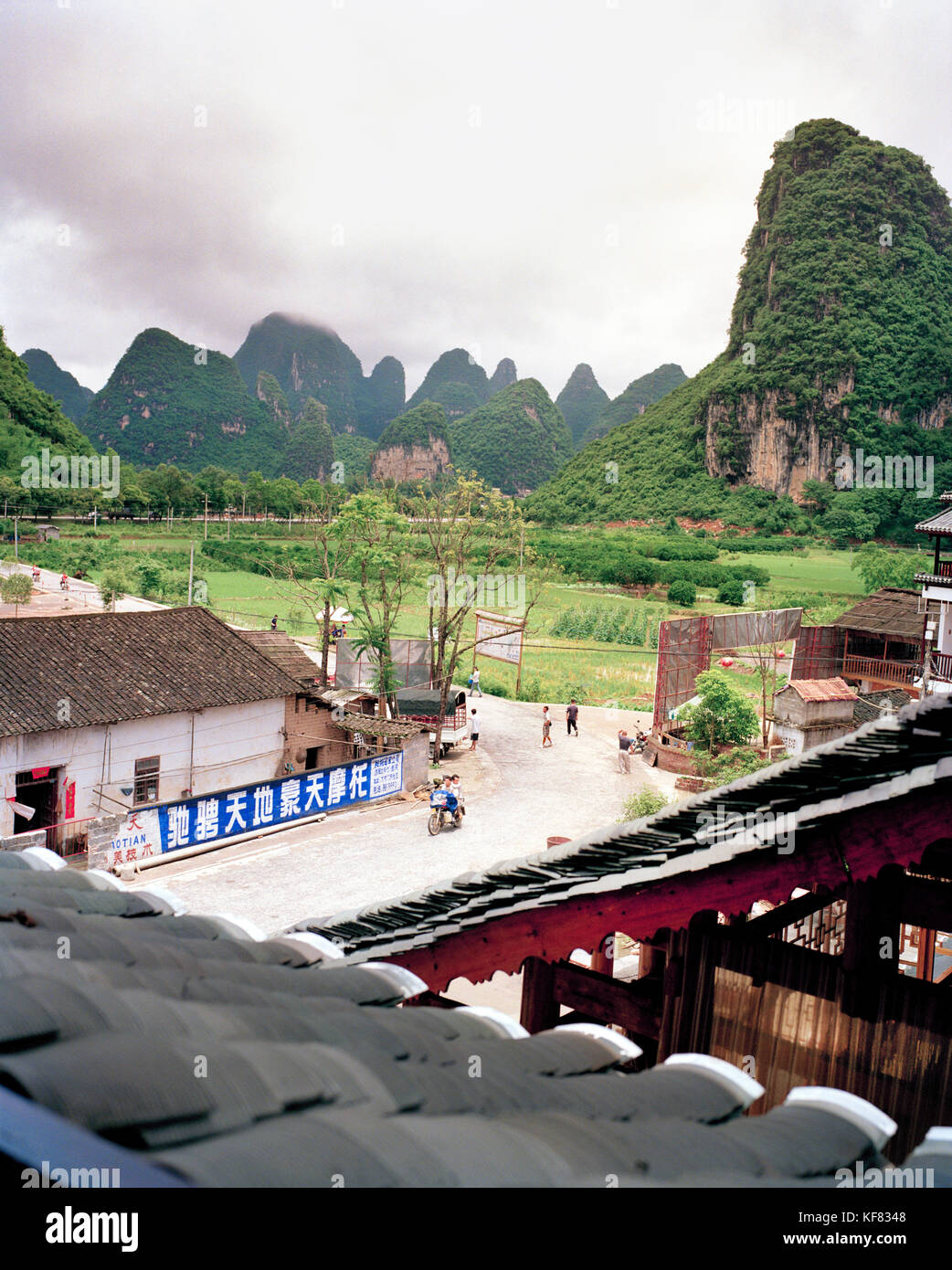 Moon hill guilin, china hi-res stock photography and images - Alamy