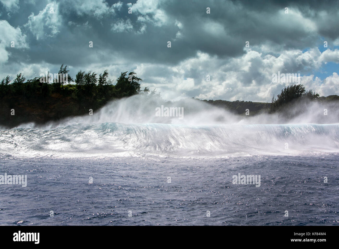 USA, HAWAII, Maui, Jaws, a big wave rolling through at Peahi on the ...