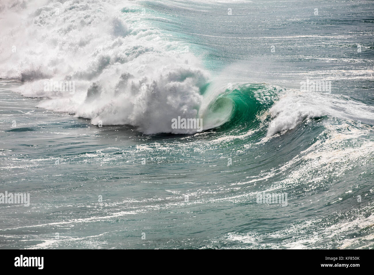 HAWAII, Oahu, North Shore, waves crashing at Waimea Bay on the North ...