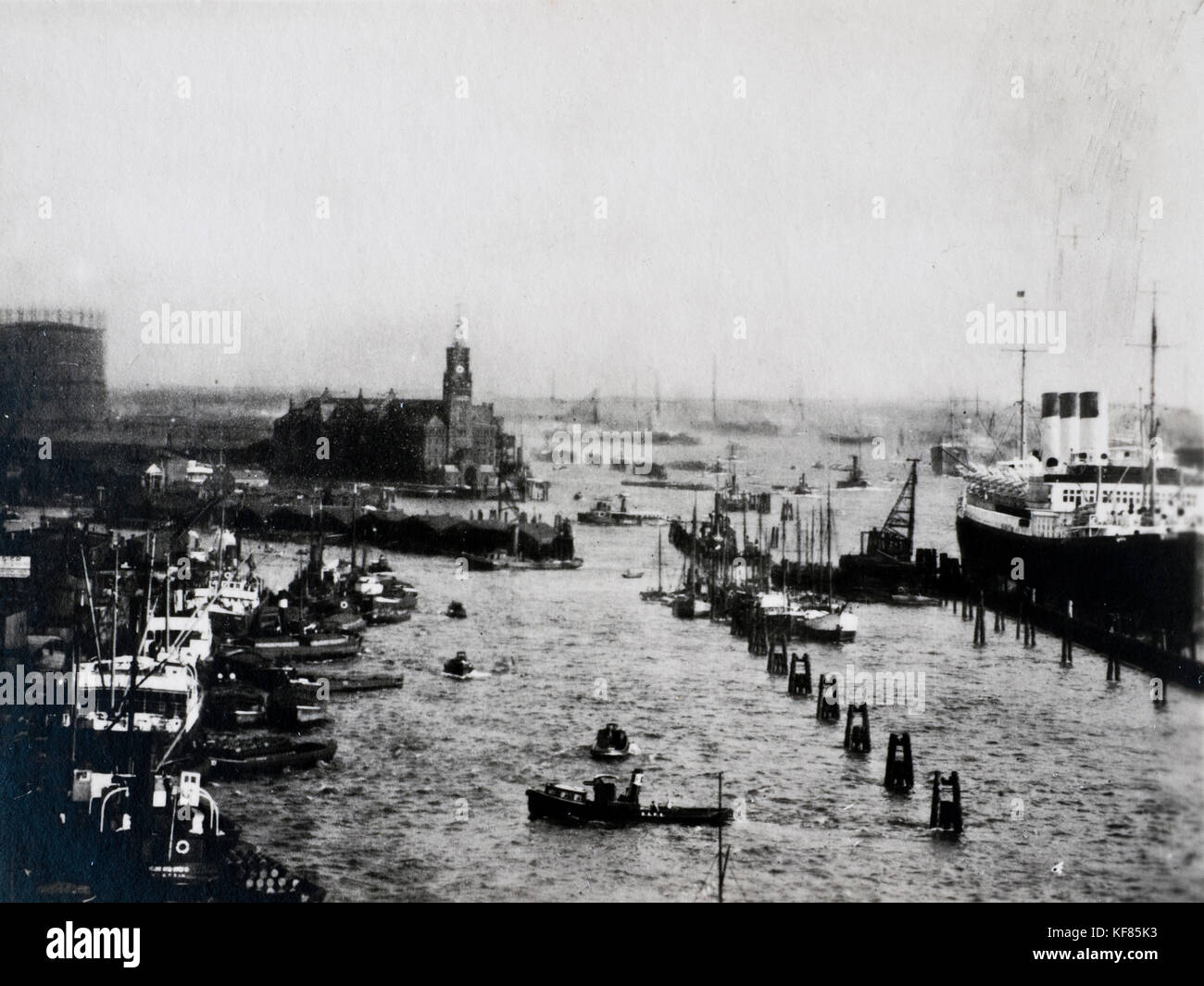 Hamburg Docks, Germany, between 1912-1915 Stock Photo - Alamy