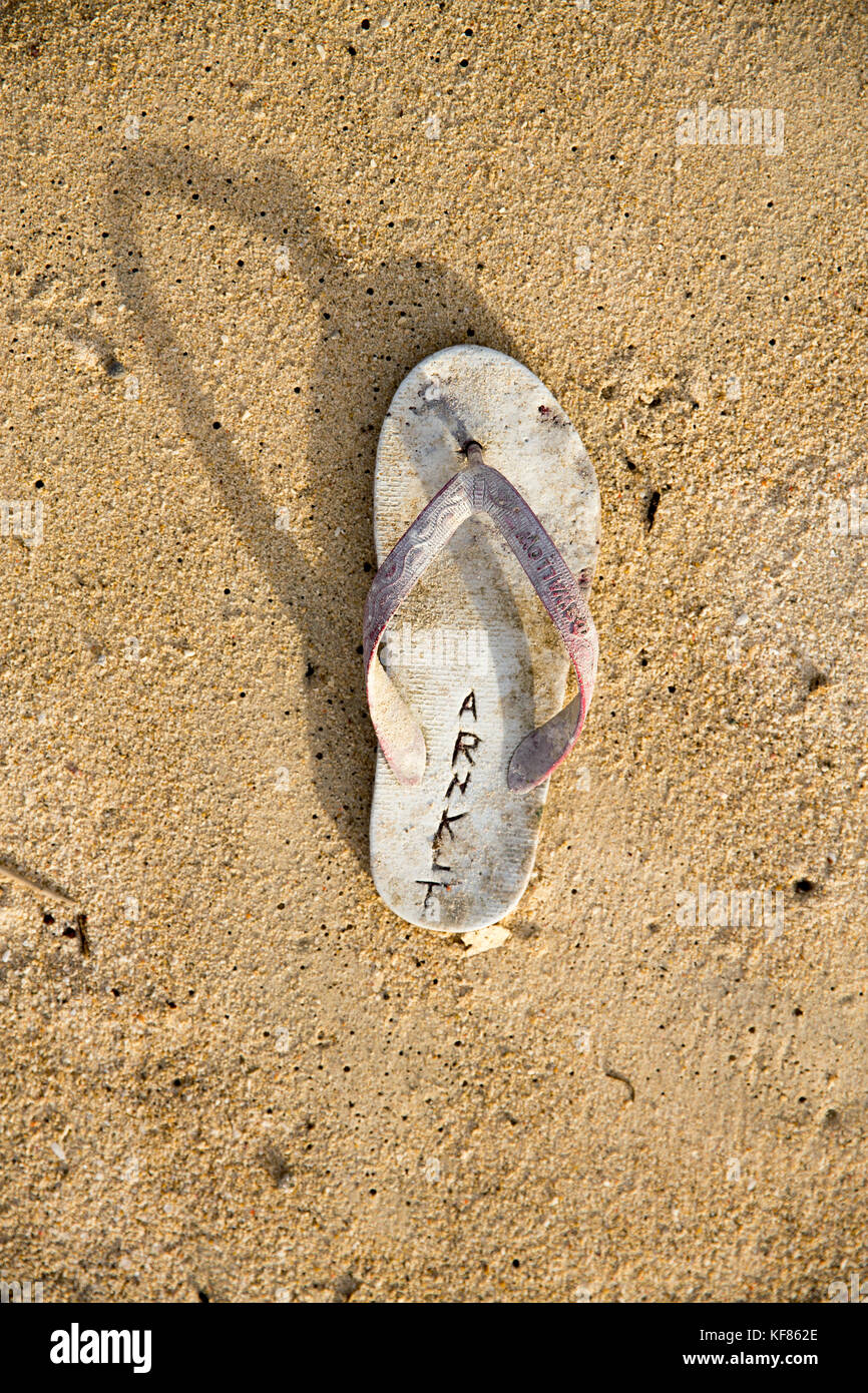 One flip flop hi-res stock photography and images - Alamy