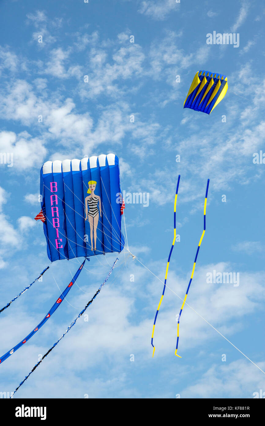 USA, Washington State, Long Beach Peninsula, large kites fly in the ...